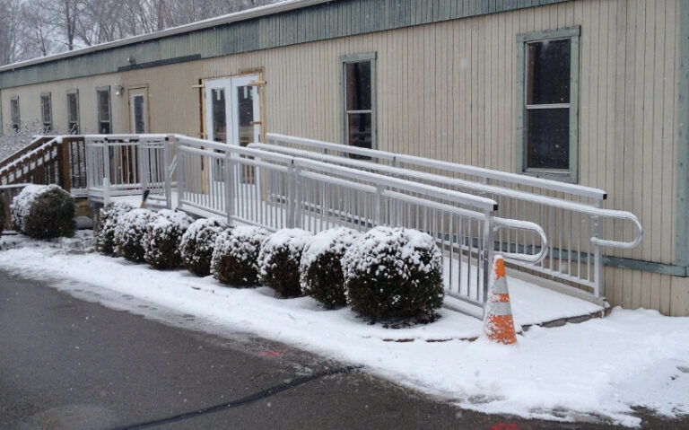 Winter Maintenace Tips: Safe Ramp Access - Dock Steps